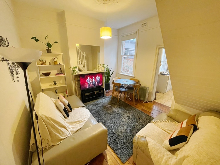 Share house Surry Hills, Sydney | $375pw, 2 bedroom house | GayShare.com.au